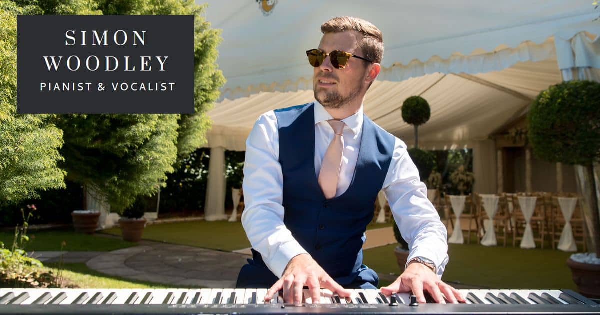 Simon Woodley - Pianist & Vocalist - Home